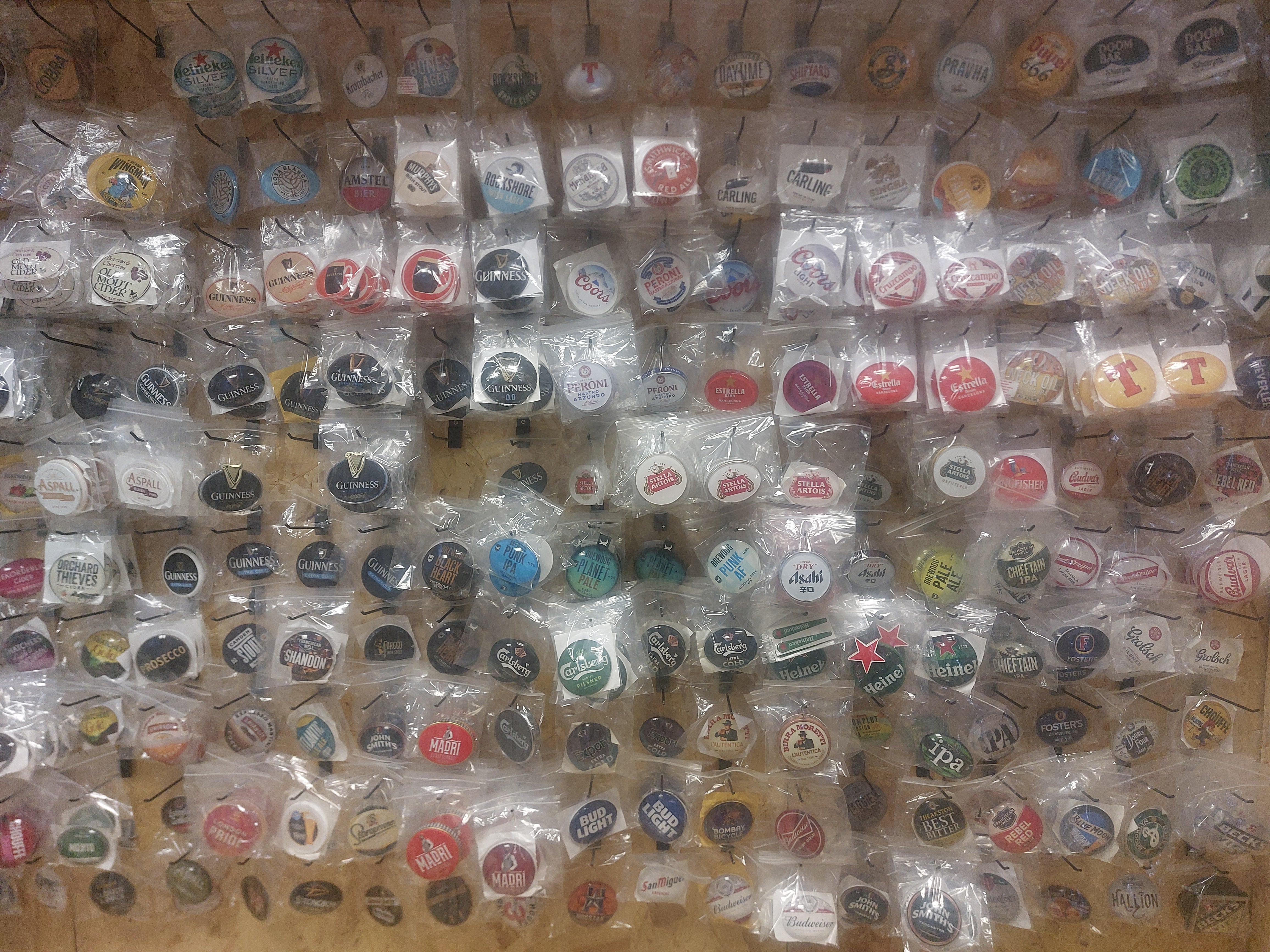 FISH EYE & ROUND FONT BADGES – PUB SUPPLIES