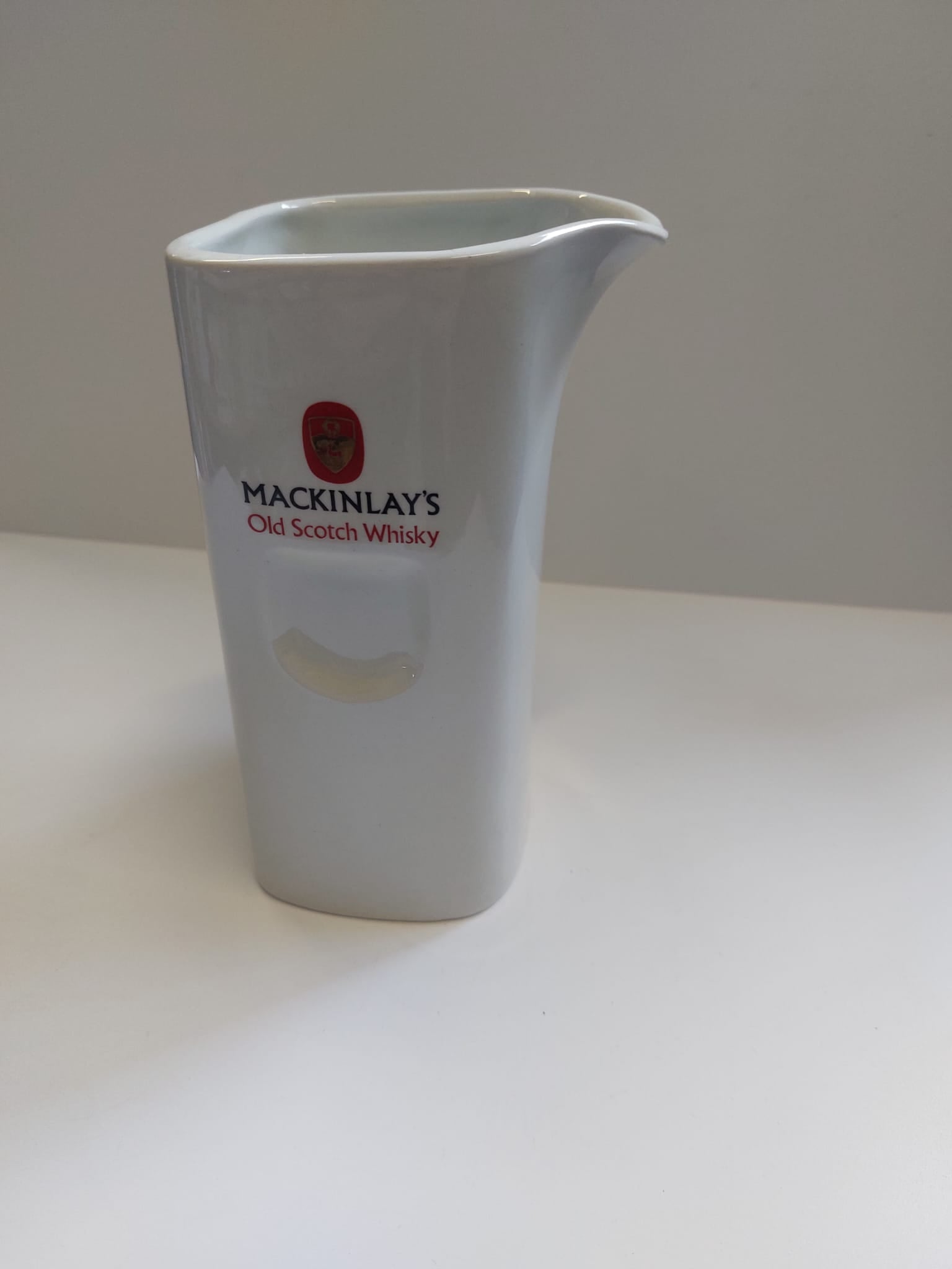 MACKINLAY'S OLD SCOTCH WHISKY CERMAIC JUG – PUB SUPPLIES